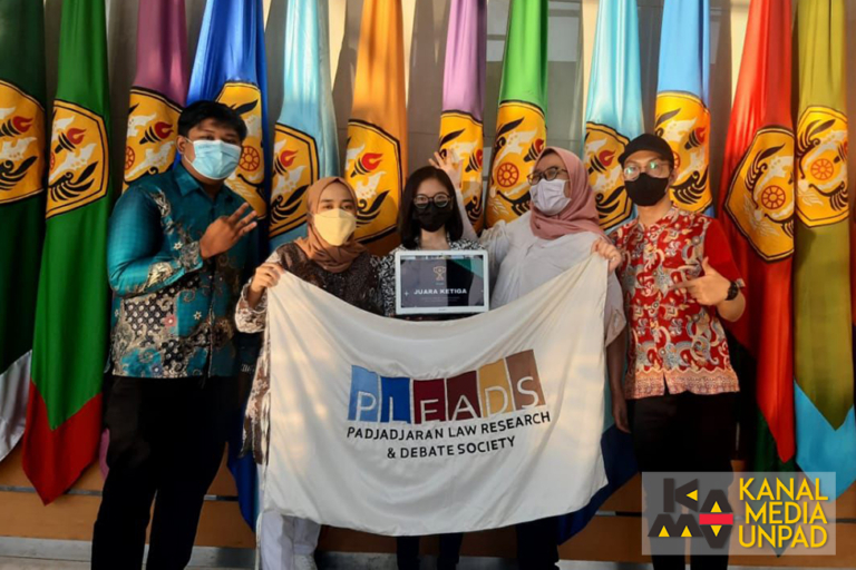 Unpad Tetapkan Perubahan Mekanisme Peminjaman Toga pada Wisuda ...