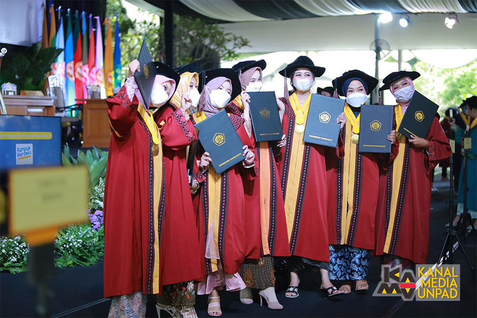 Wisuda Unpad Digelar di Jatinangor, Ini Kata Wisudawan – Universitas ...